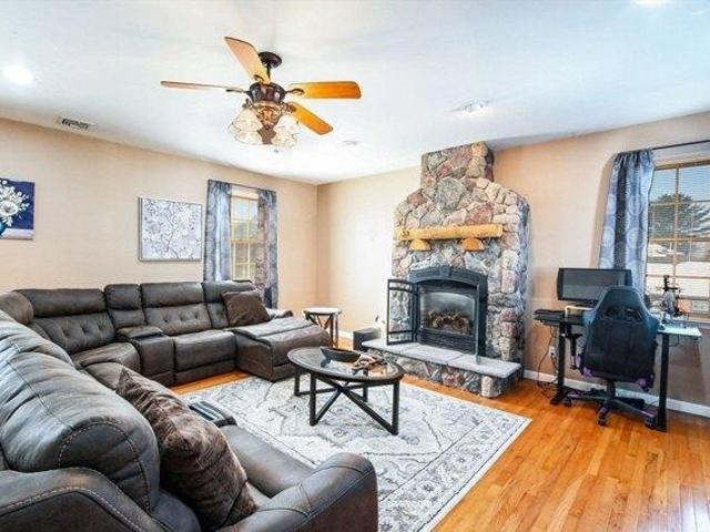 house with 5 bedroom, Somerset MA DLS102119894