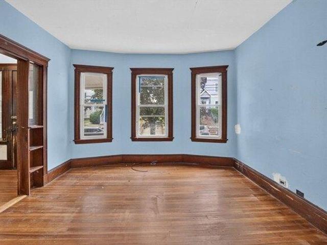 house with 5 bedroom, Somerville MA DS104041962