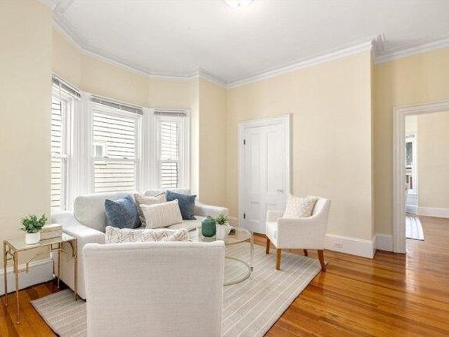 house with 5 bedroom, Somerville MA ES104833466