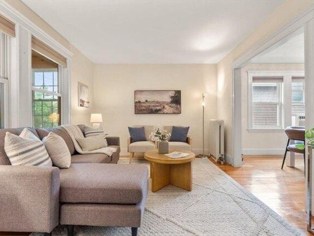 house with 5 bedroom, Somerville MA ES104920263