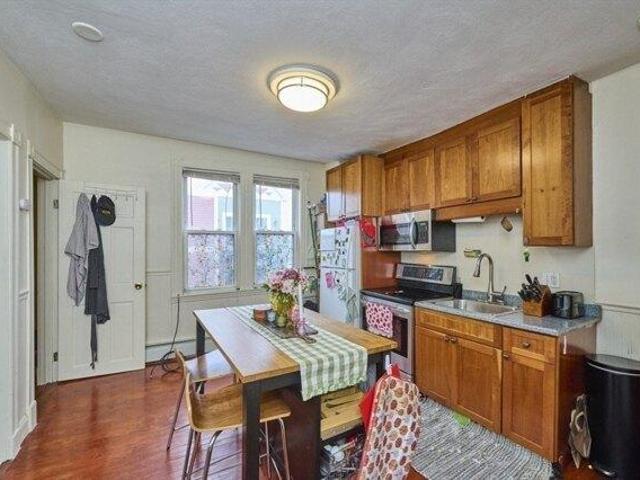 house with 5 bedroom, Somerville MA ES105081427