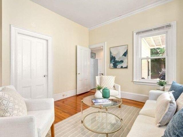 house with 5 bedroom, Somerville MA ES105106711