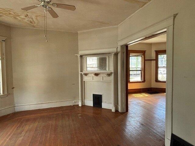 house with 5 bedroom, Somerville MA ES105160143