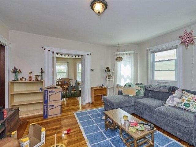 house with 5 bedroom, Somerville MA ES105190675
