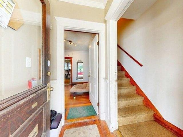 house with 5 bedroom, Somerville MA ES103432665