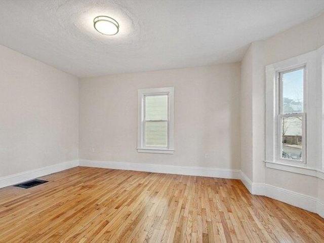 house with 5 bedroom, Somerville MA ES103851356