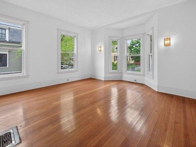 house with 5 bedroom, Somerville MA ES103886769