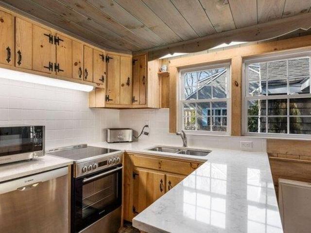 house with 5 bedroom, South Yarmouth MA DS102256672
