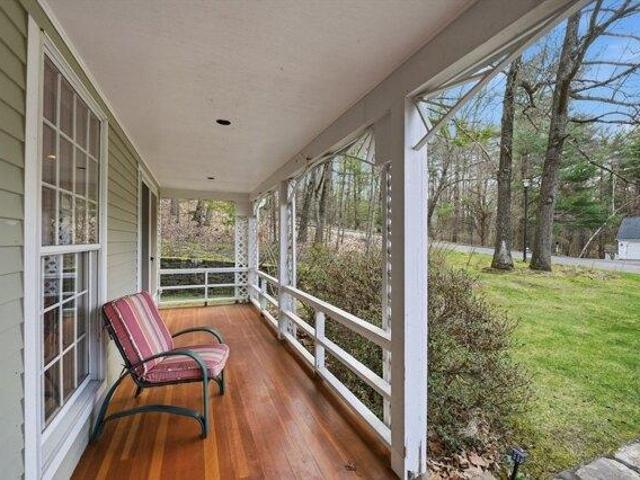 house with 5 bedroom, South Hadley MA DLS102584571