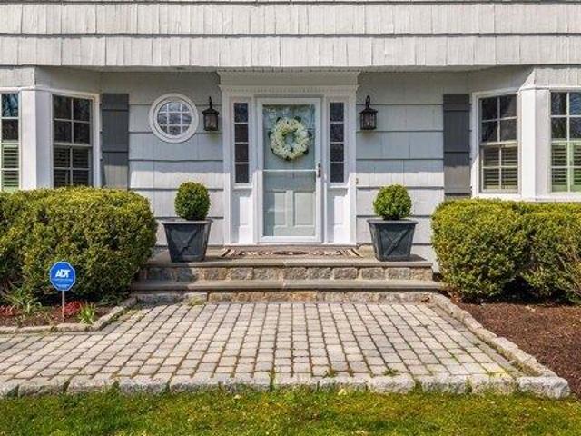 house with 5 bedroom, South m NY DLS101749081