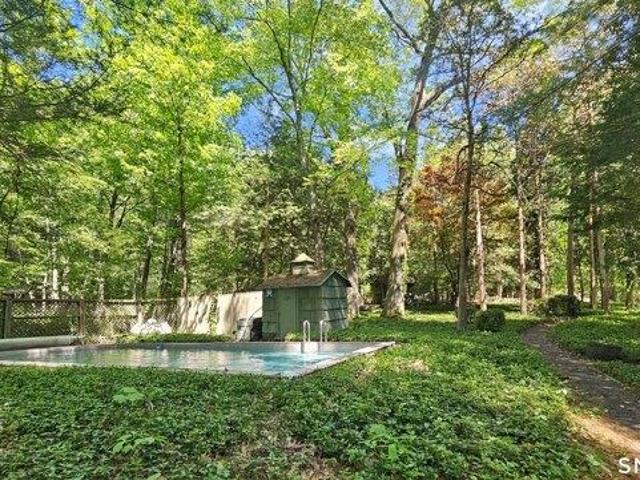house with 5 bedroom, Southbury CT DS103185663