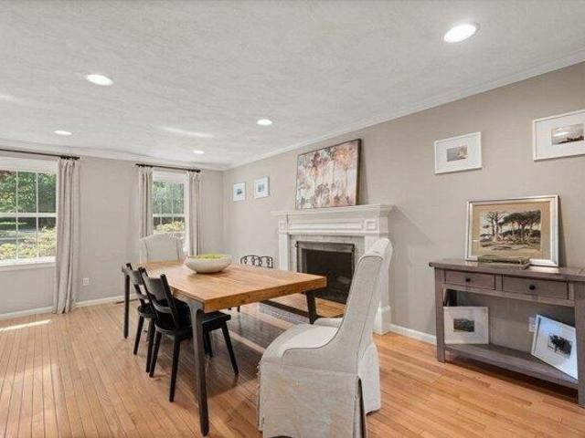 house with 5 bedroom, Southborough MA ES104606060