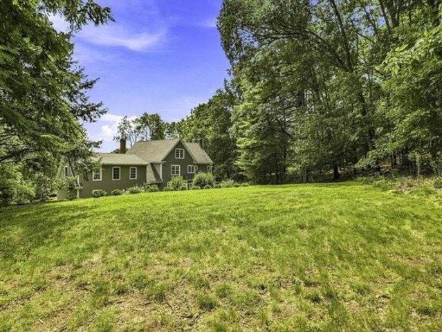 house with 5 bedroom, Southborough MA ES105040656