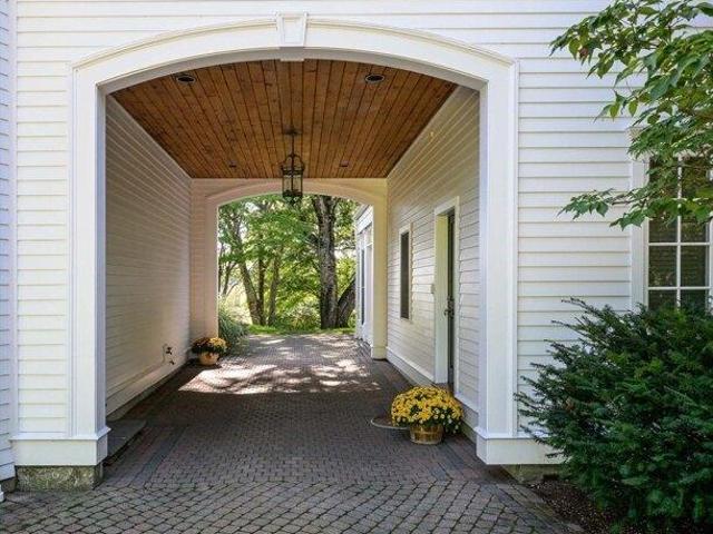 house with 5 bedroom, Southborough MA ES105107777