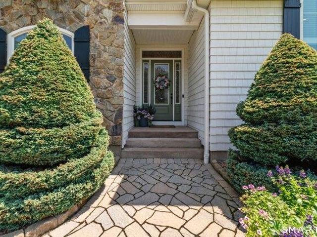 house with 5 bedroom, Southington CT DS104445469