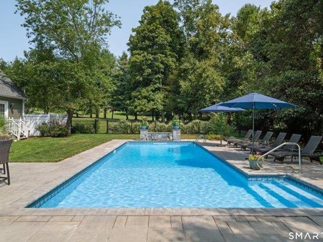 house with 5 bedroom, Southington CT ES105202344
