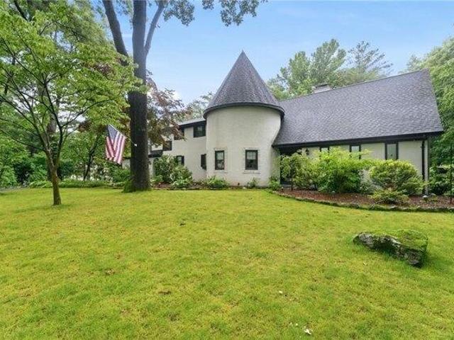house with 5 bedroom, Smithfield RI DS104332515