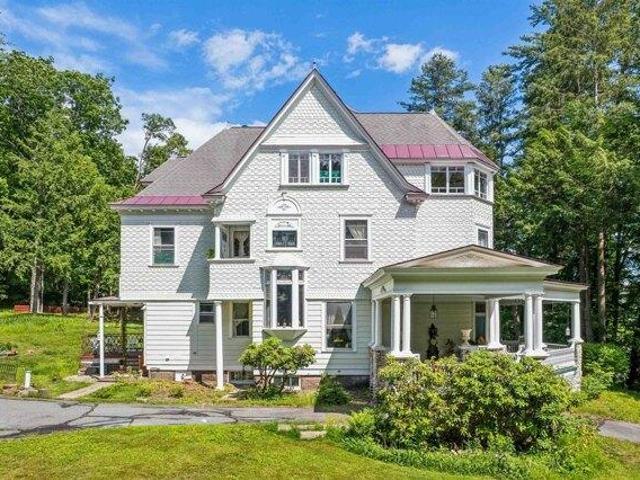 house with 5 bedroom, Springfield VT ES105108859
