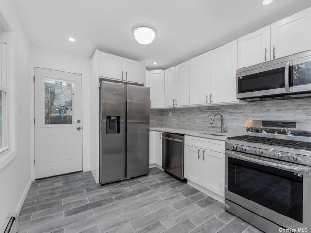 house with 5 bedroom, Springfield Gardens NY ES72691967