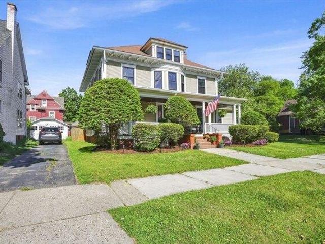 house with 5 bedroom, Springfield MA DS104236152