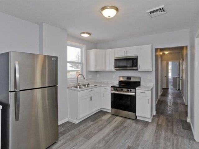 house with 5 bedroom, Springfield MA ES103127686