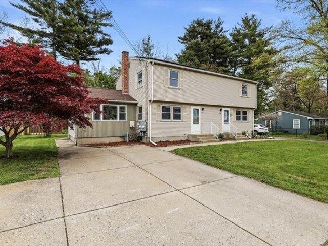 house with 5 bedroom, Springfield MA ES103221484