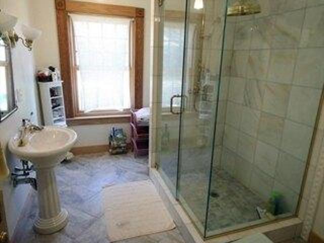 house with 5 bedroom, Springfield MA ES104115956