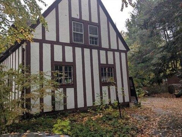 house with 5 bedroom, Springfield MA ES104264970