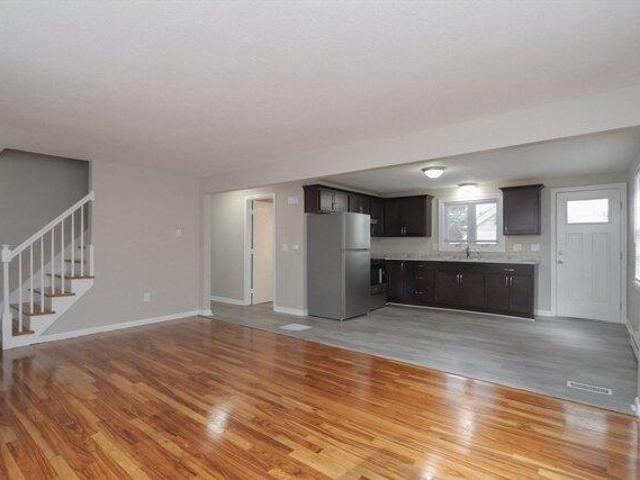 house with 5 bedroom, Springfield MA ES104569540