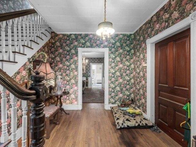 house with 5 bedroom, Springfield MA ES104788974
