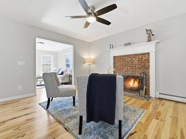 house with 5 bedroom, Swanzey NH ES103221196