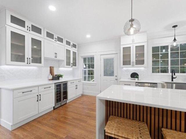 house with 5 bedroom, Stoughton MA DLS101934027