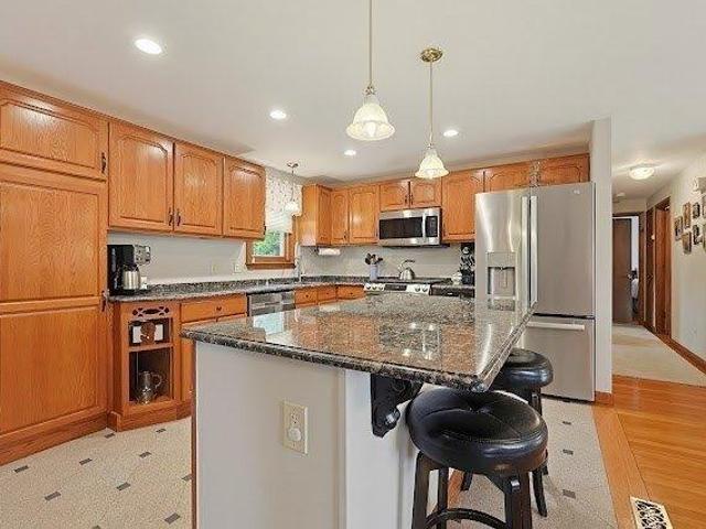 house with 5 bedroom, Stoughton MA DS102089581