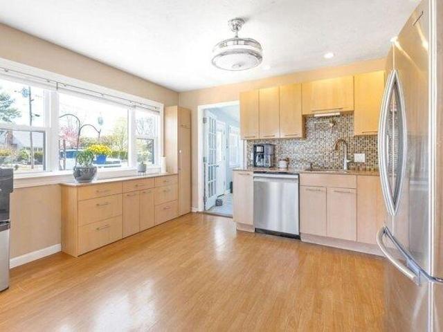 house with 5 bedroom, Stoughton MA DS102257945