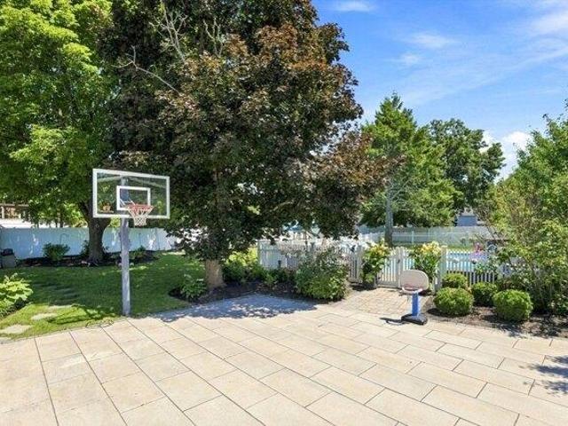 house with 5 bedroom, Stoughton MA ES105443441