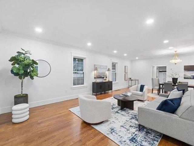 house with 5 bedroom, Stoughton MA ES105041025