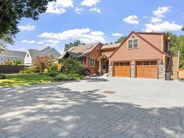 house with 5 bedroom, Stoughton MA ES105280069