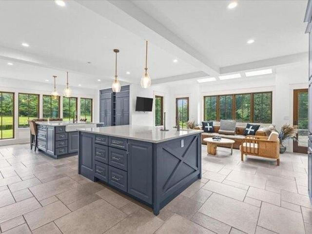 house with 5 bedroom, Stowe VT DS104330853