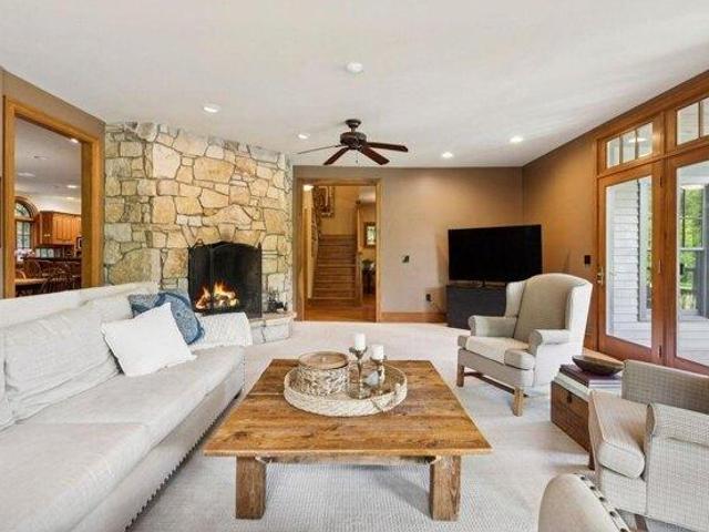 house with 5 bedroom, Stowe VT ES105114094