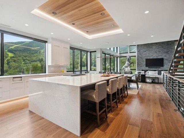 house with 5 bedroom, Stowe VT ES105124986