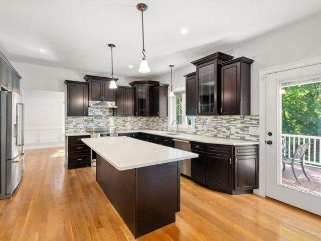 house with 5 bedroom, Stoneham MA DS104116549