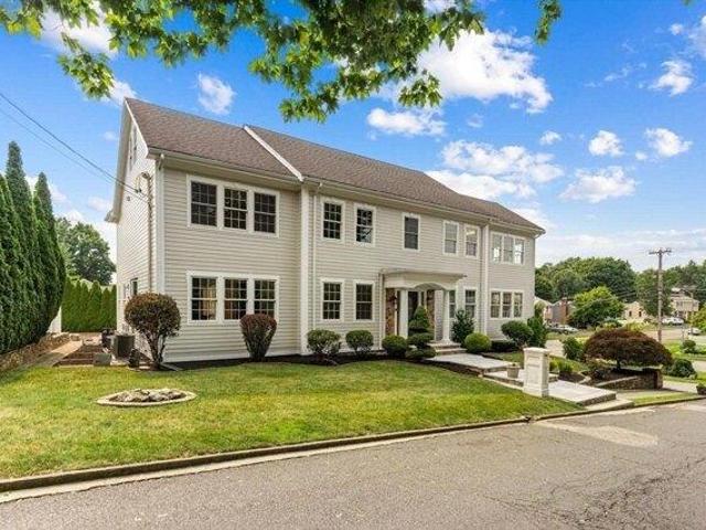 house with 5 bedroom, Stoneham MA DS104479429