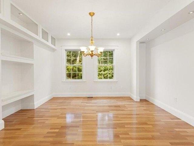 house with 5 bedroom, Stoneham MA ES105081256