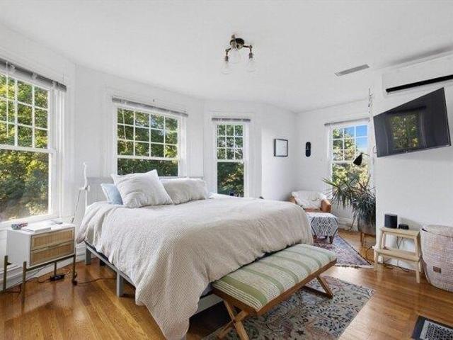 house with 5 bedroom, Stoneham MA ES105094712