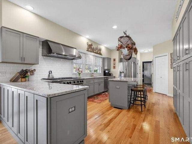 house with 5 bedroom, Stonington CT ES104543050