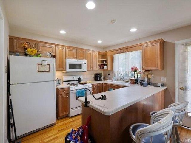 house with 5 bedroom, Stony Point NY ES104904147