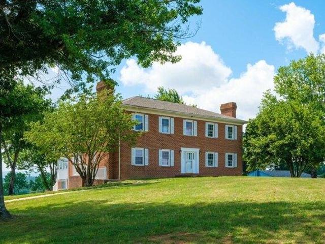 house with 5 bedroom, Staunton VA ES104906185