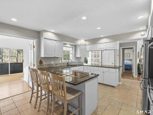 house with 5 bedroom, Stamford CT DLS102063108