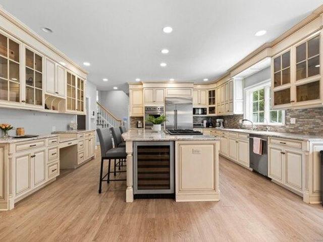 house with 5 bedroom, Stamford CT ES103162572