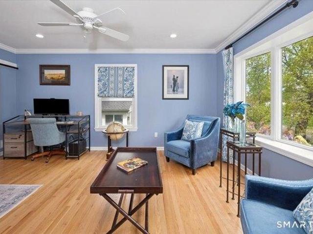 house with 5 bedroom, Stamford CT ES104236015